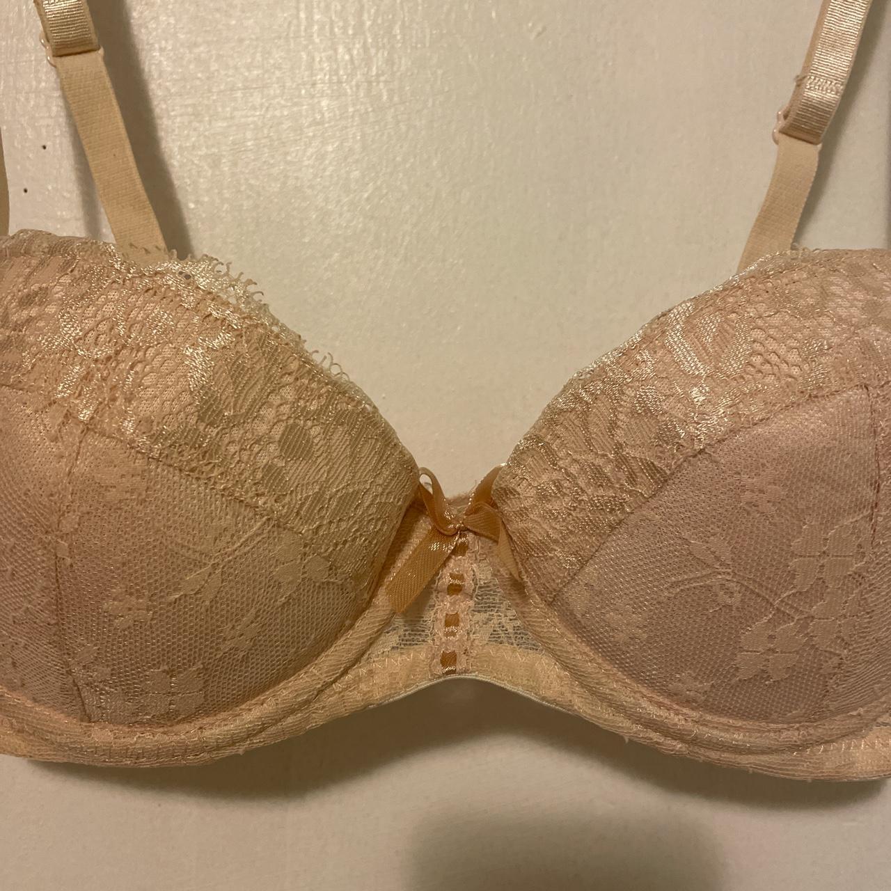 good condition light peach color bra with lace and... - Depop