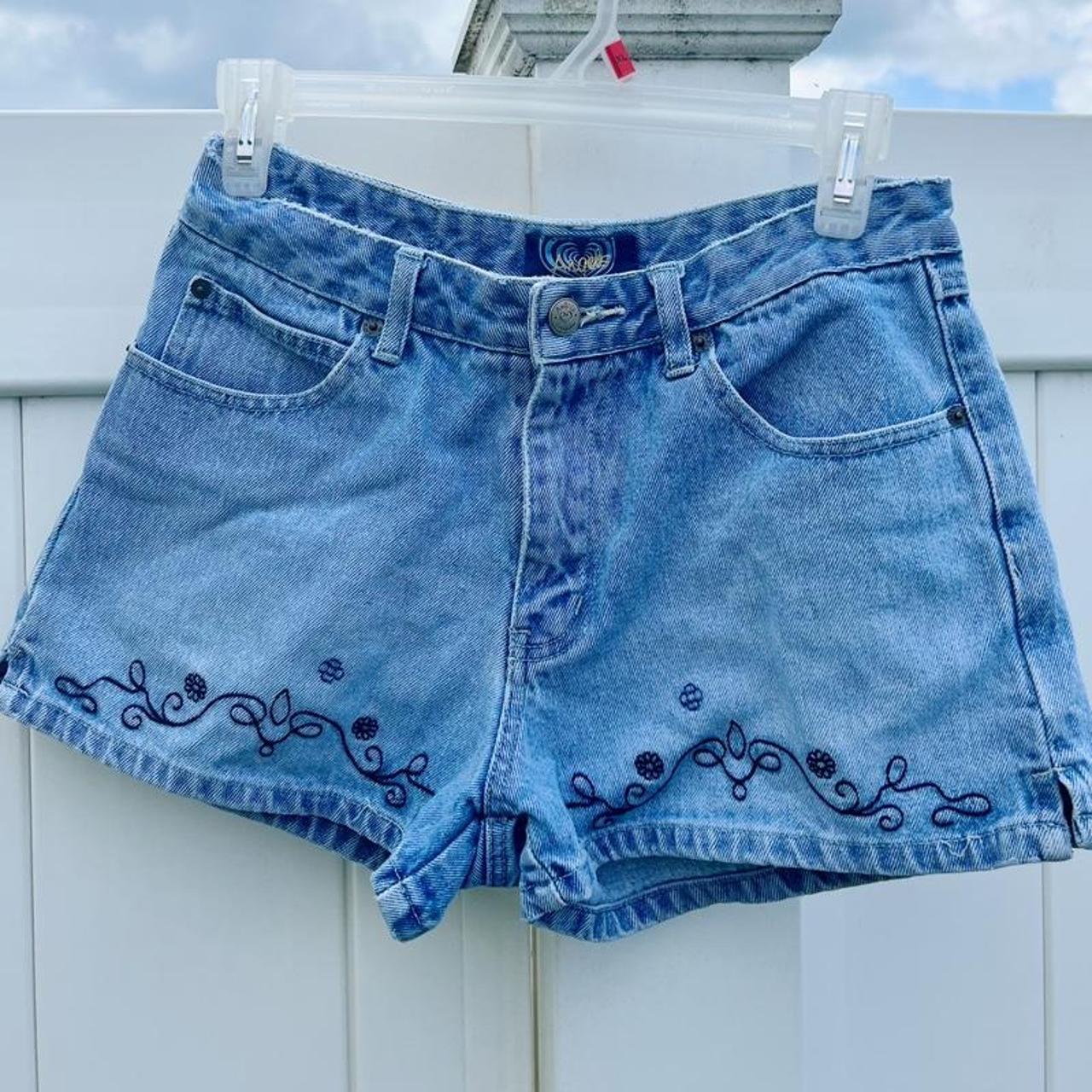VINTAGE ANGELS SHORTS!! Super cute embroidery... - Depop