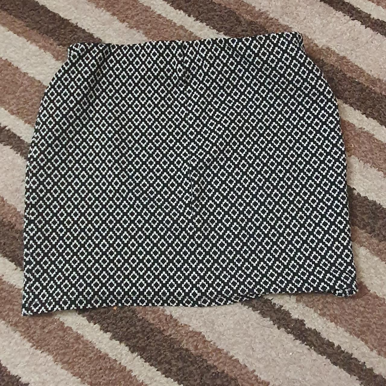 Primark black and white diamond pattern pencil mini... - Depop