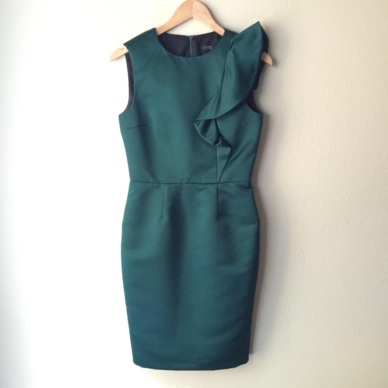 Zara Basic kelly green fitted dress with frill... - Depop