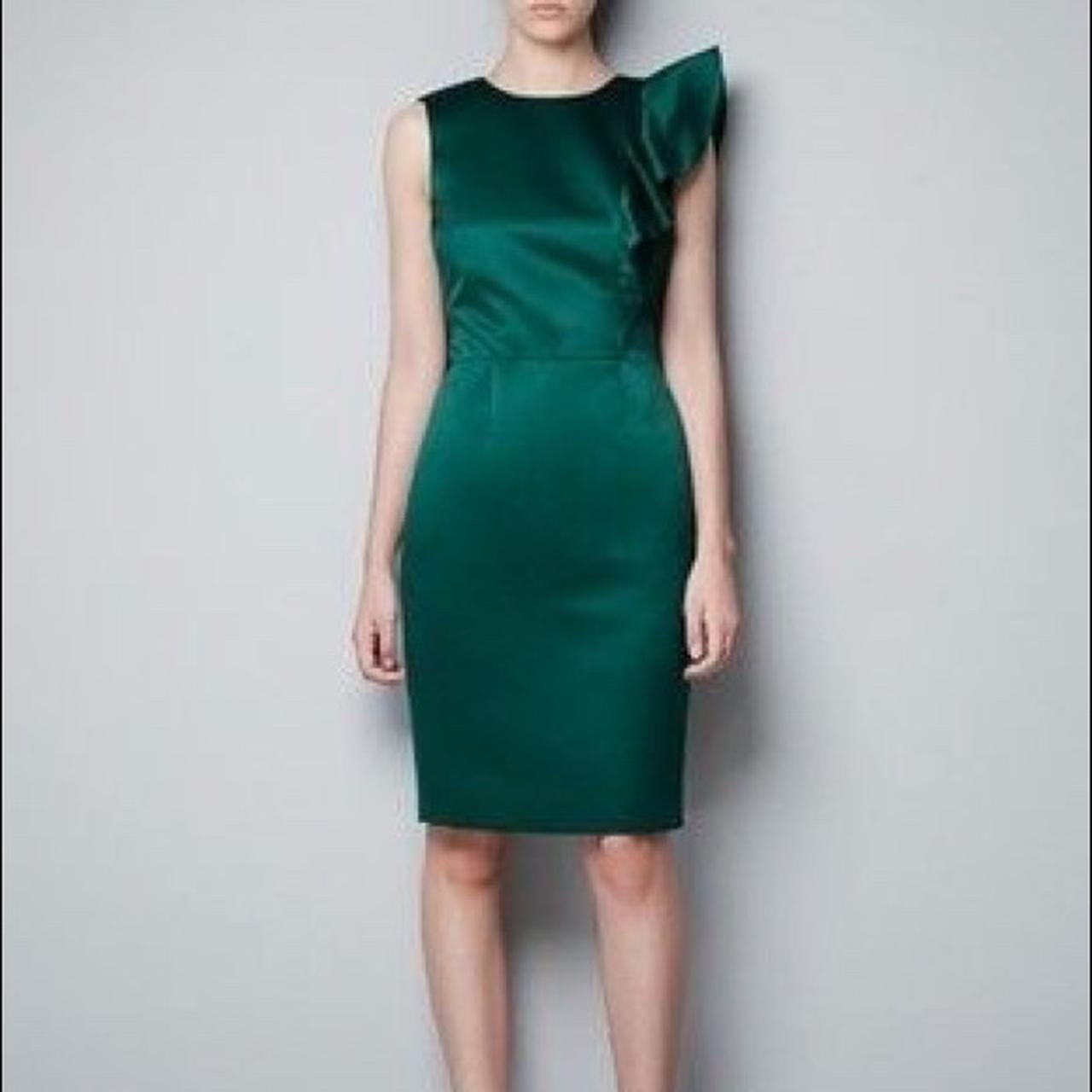 Zara Basic kelly green fitted dress with frill... - Depop