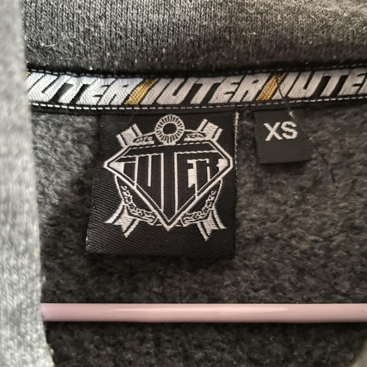 Felpa IUTER uomo con capiccio e tasche anteriori.... - Depop