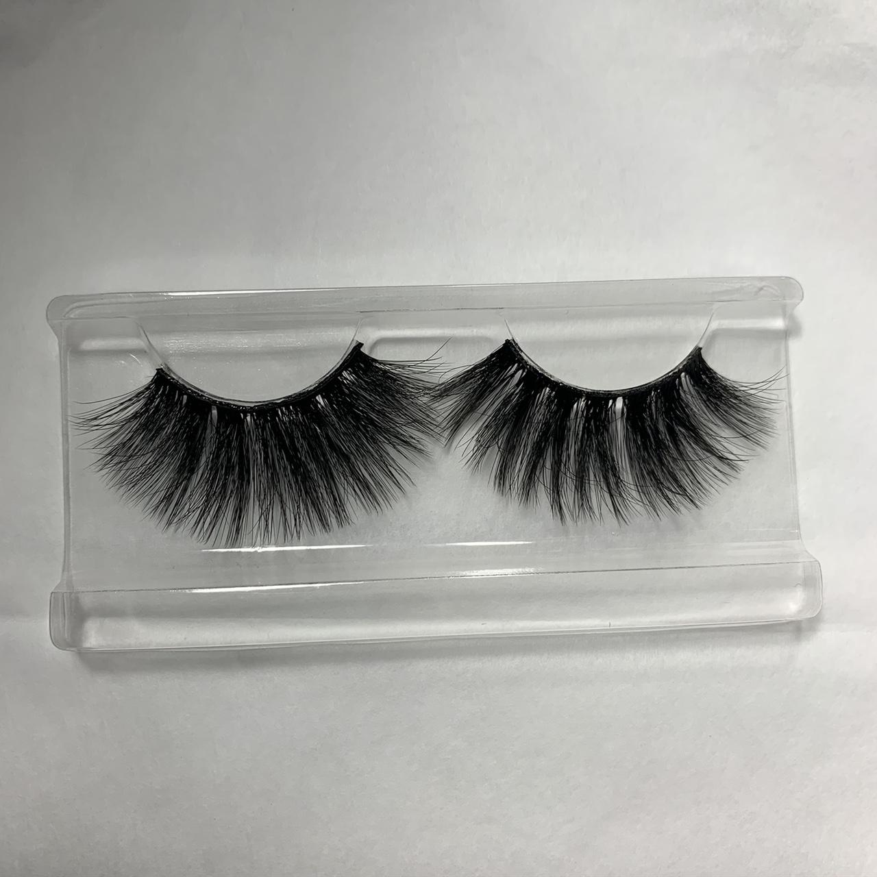 These lashes named “Boujee” are on the larger,... - Depop