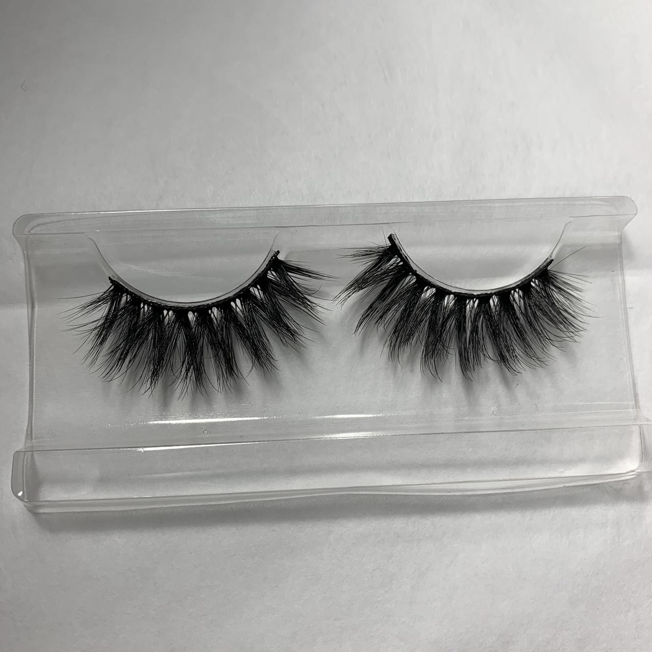 These lashes named “Flair” are a little dramatic and... - Depop