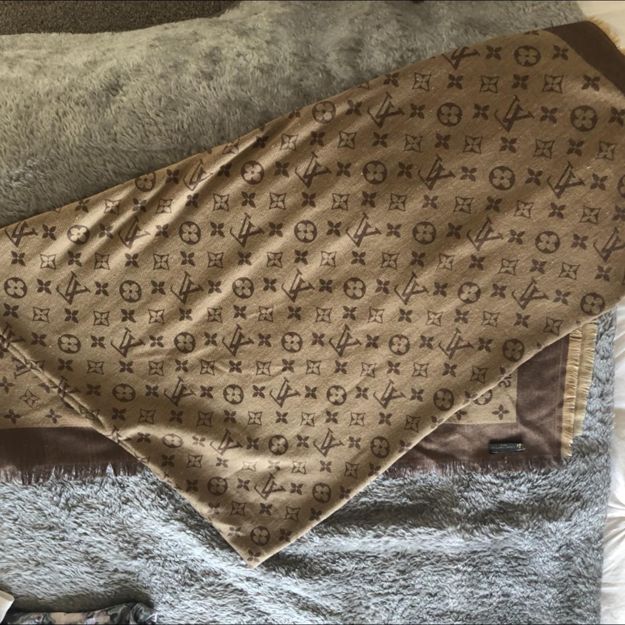 Louis Vuitton pashmina