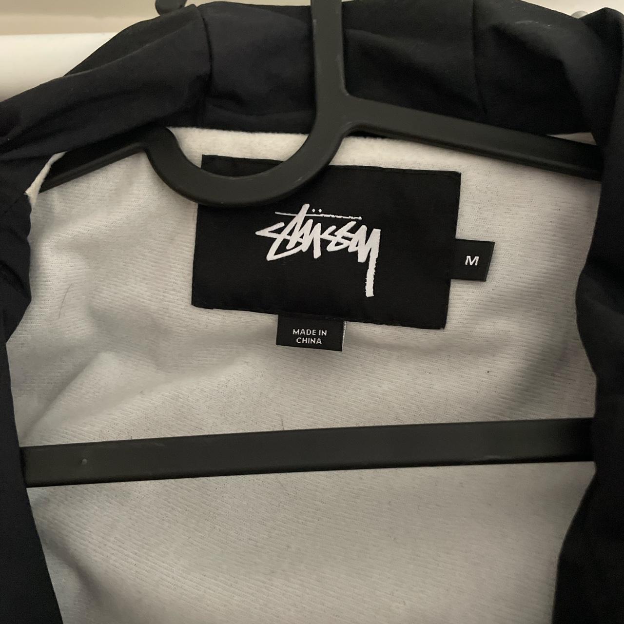 Stussy coat 🚶🏽‍♂️🚶🏽‍♂️🚶🏽‍♂️🚶🏽‍♂️ Black raincoat, it’s thin so it’s a ...