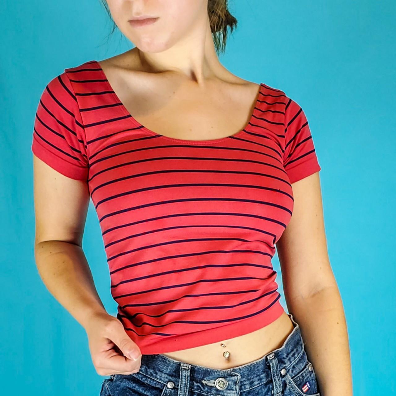 Redish colored crop top Scoop neck Size: xs Stretchy... - Depop