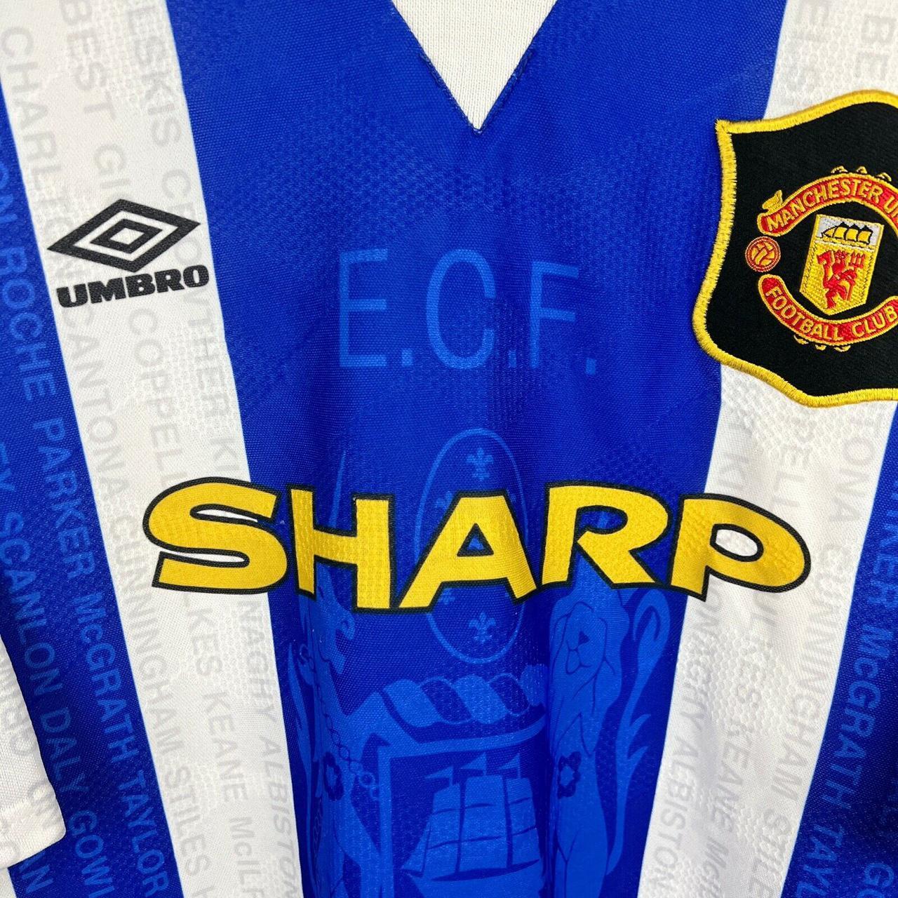 Umbro Manchester United FC Football Shirt... - Depop