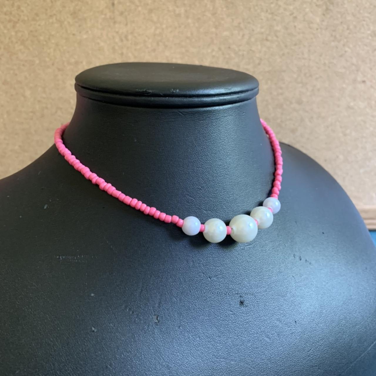Adorable bright pink choker necklace with pearl... - Depop