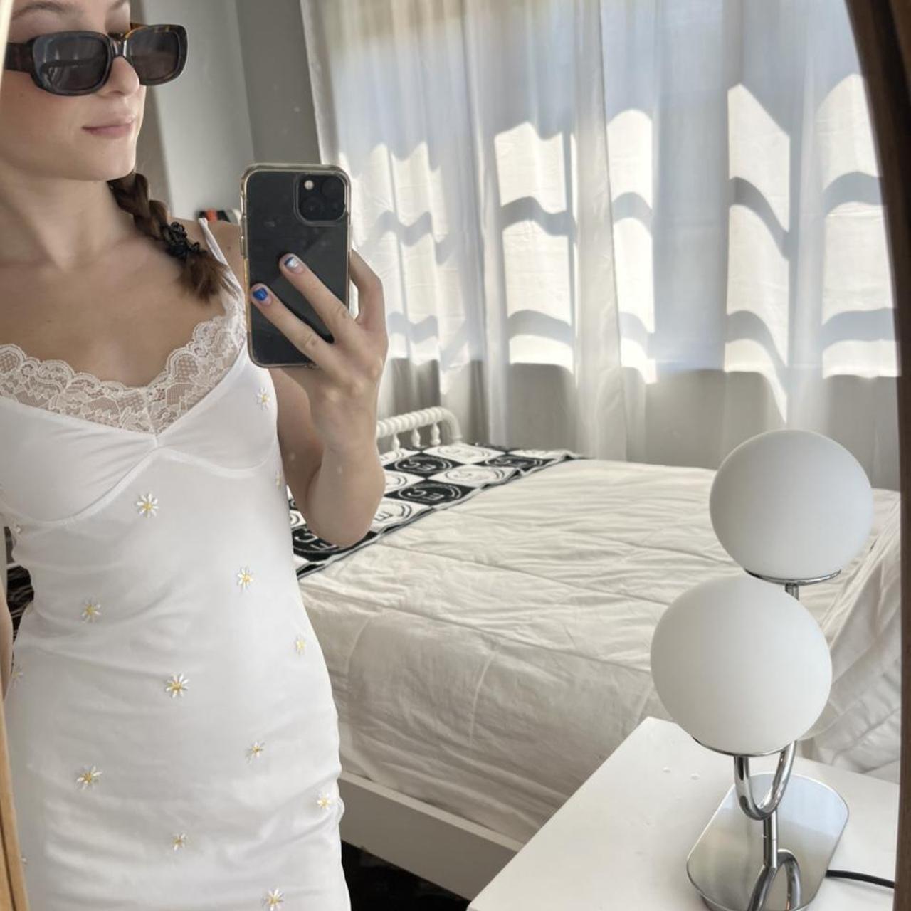 Daisy floral dress ️‍🔥 flatters your chest ! - Depop