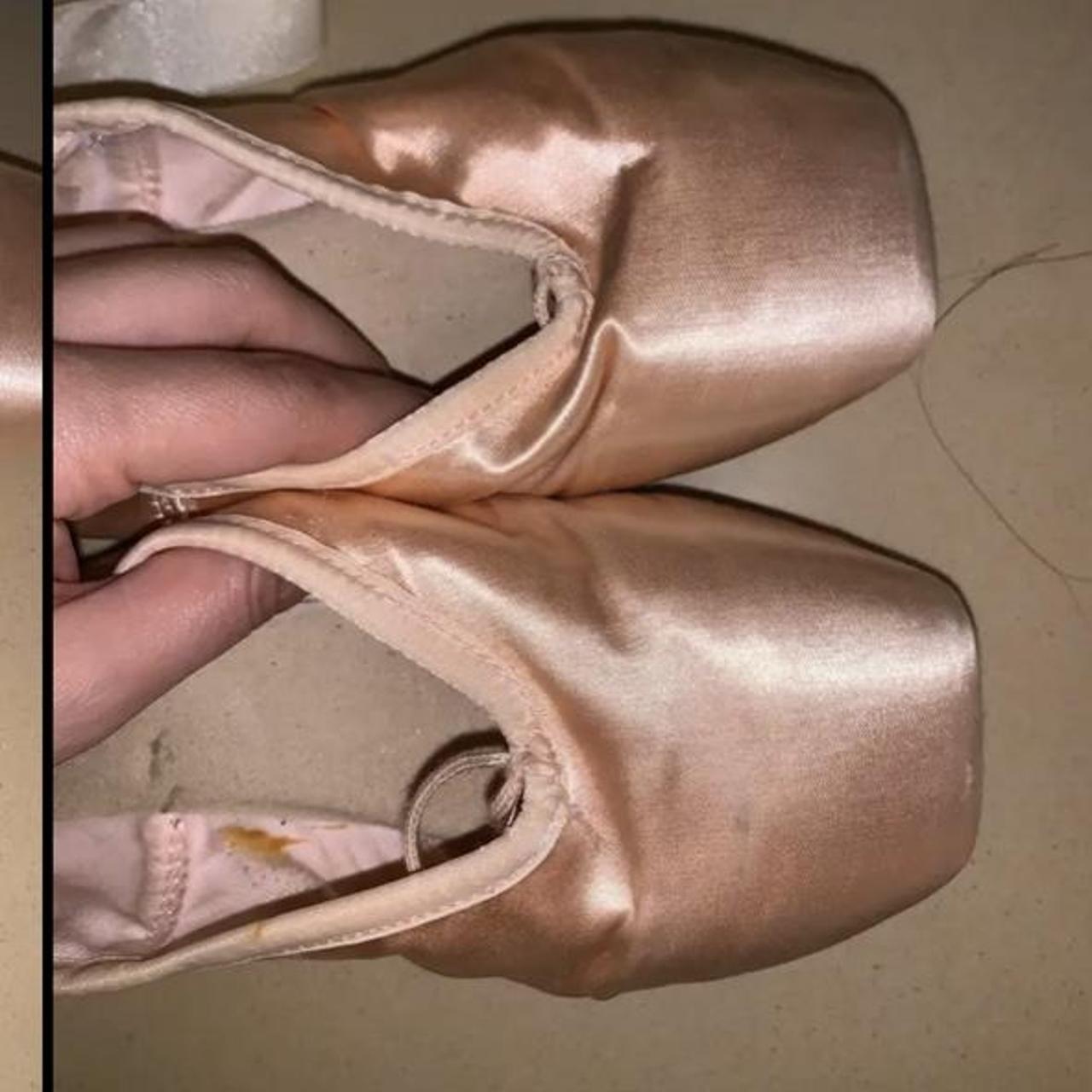 CHACOTT POINTE SHOES BALLET SHOES Size 25 D M -... - Depop