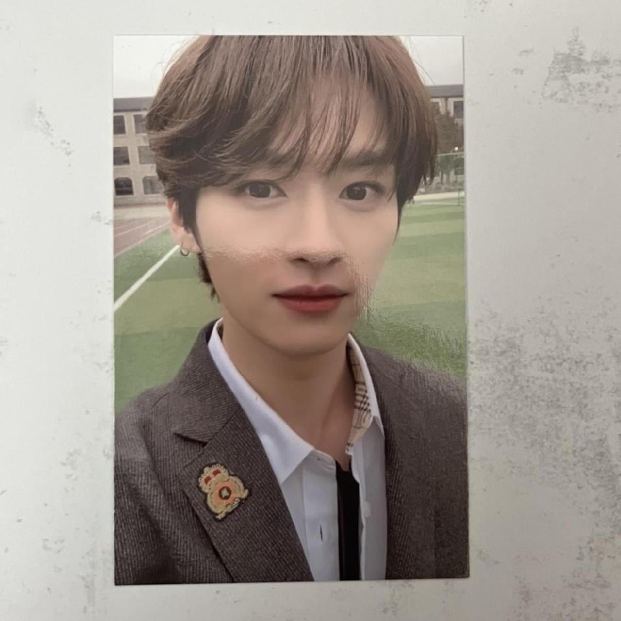 LEE KNOW LIMITED VERSION PHOTOCARD STRAY KIDS - Depop