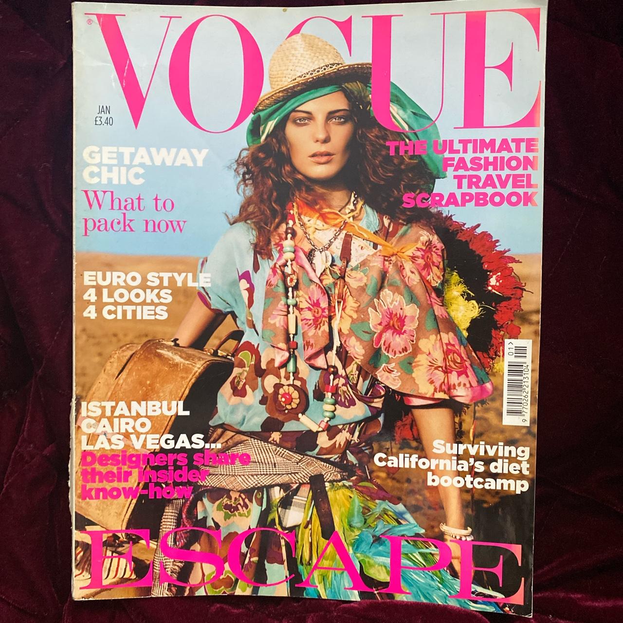 🏴󠁧󠁢󠁥󠁮󠁧󠁿🤍 British Vogue magazine January 2005... - Depop