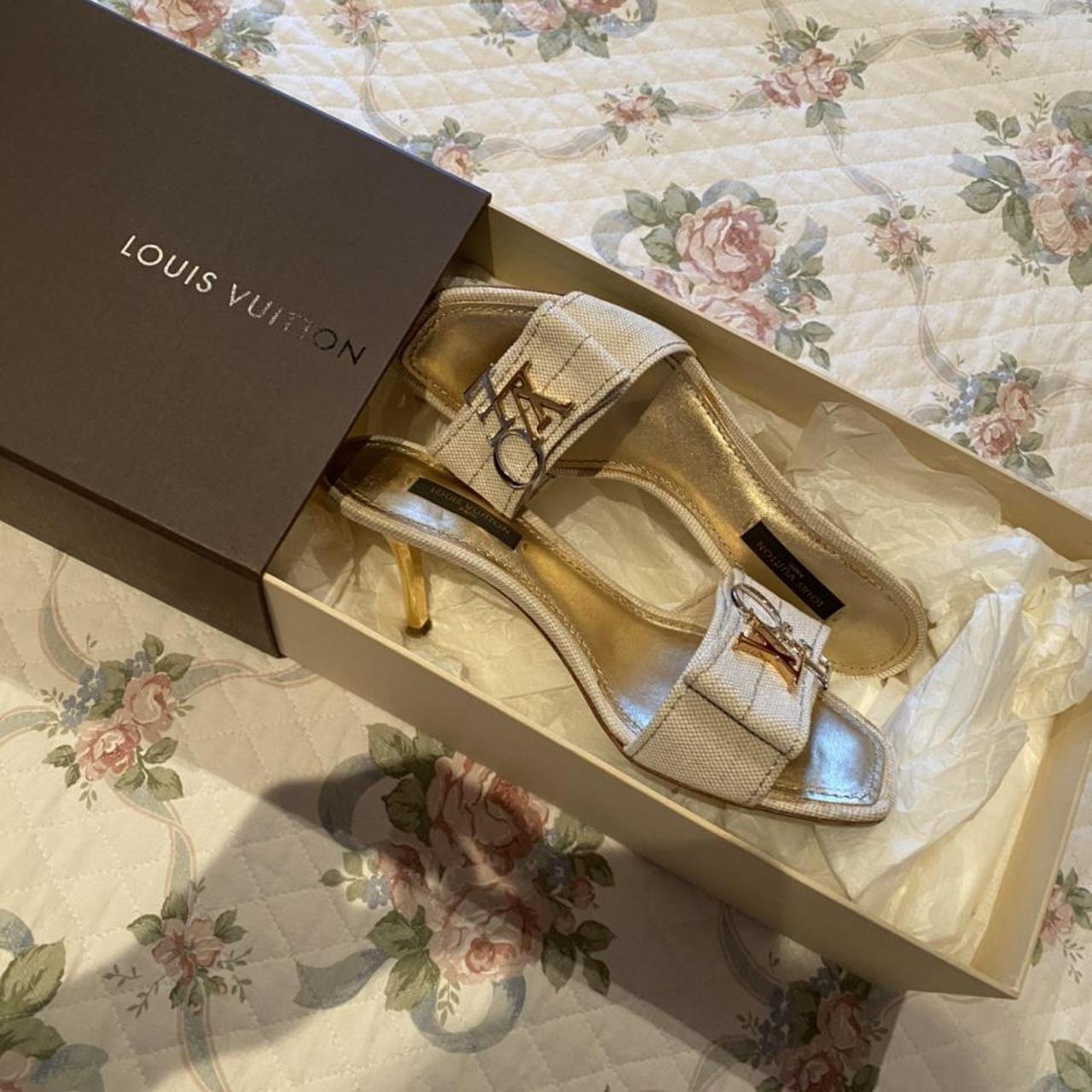 Scarpa Louis Vuitton. 100% originale. In tessuto... - Depop
