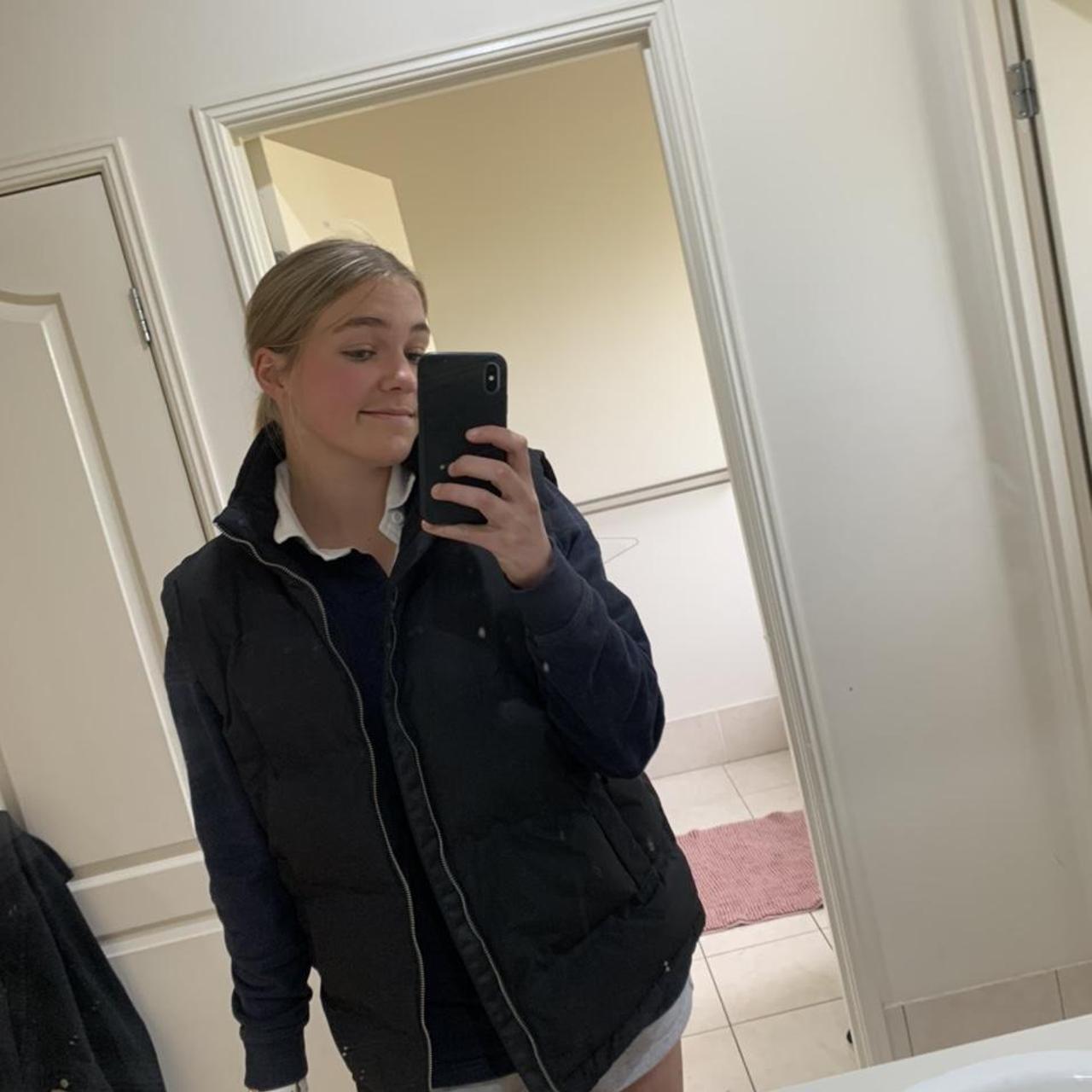 repop- mens puffer vest size medium!! so cut about... - Depop