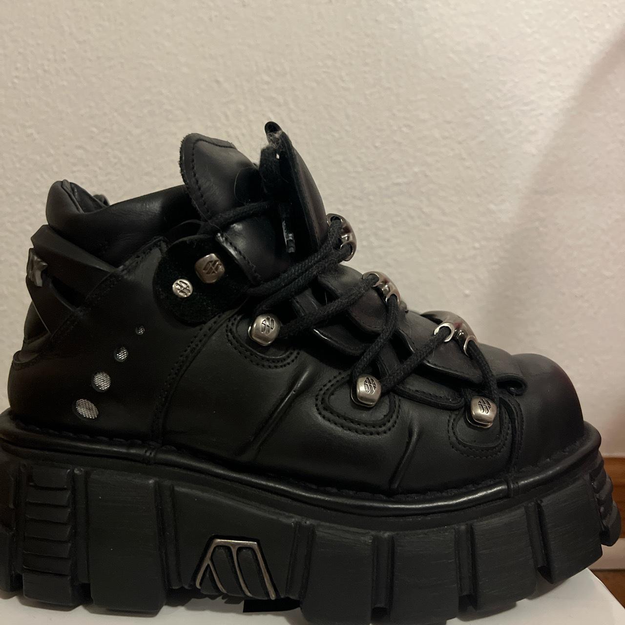 New rocks size 8 worn once in perfect condition... - Depop