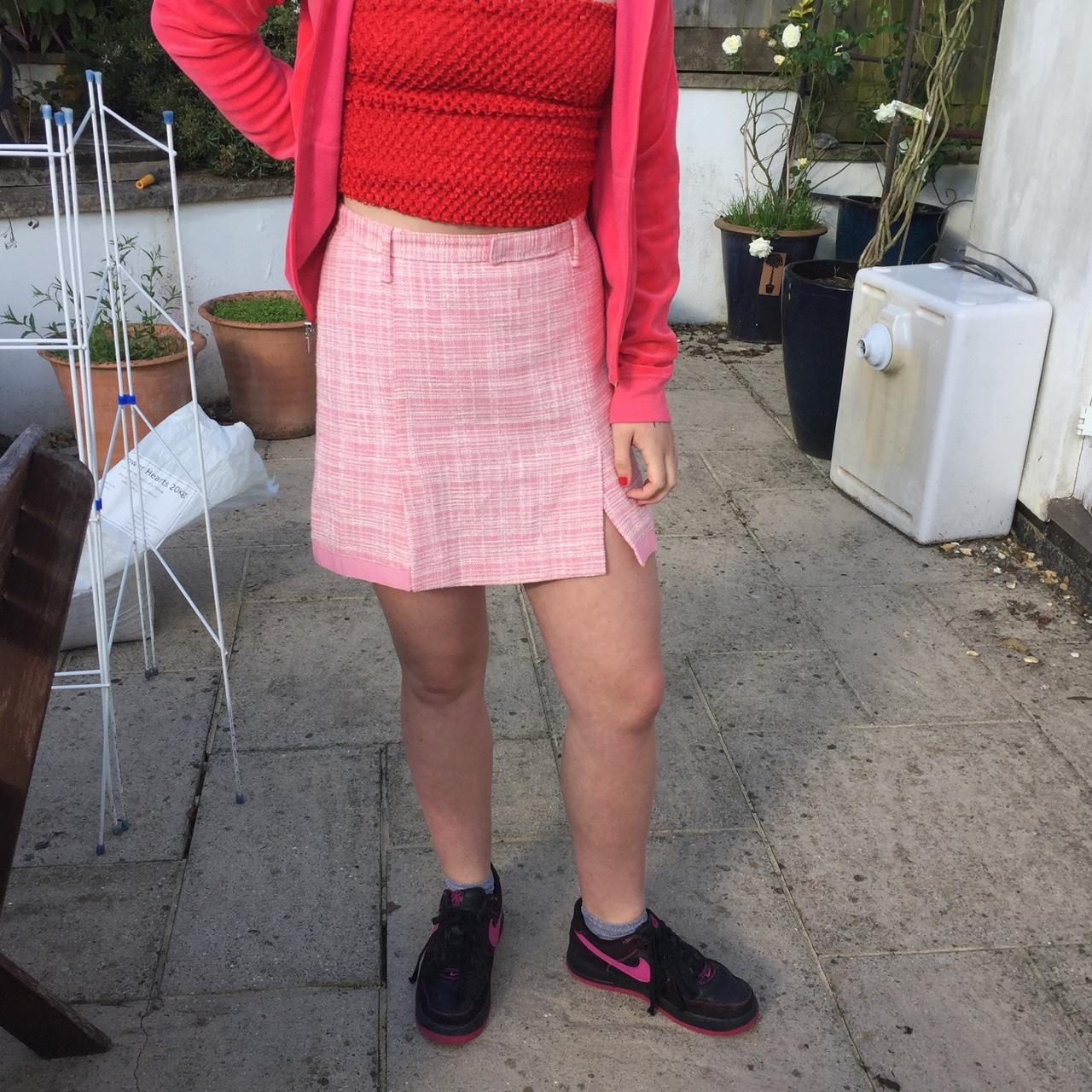 Amaaaaazin barbie pink mini skirt with 2 lil slits... - Depop