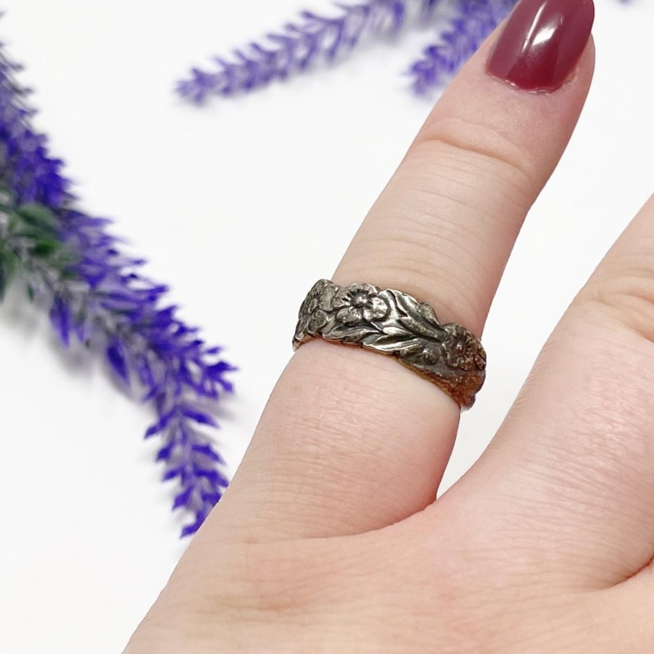 Vintage Sterling Silver Floral Engraved Ring... | Depop