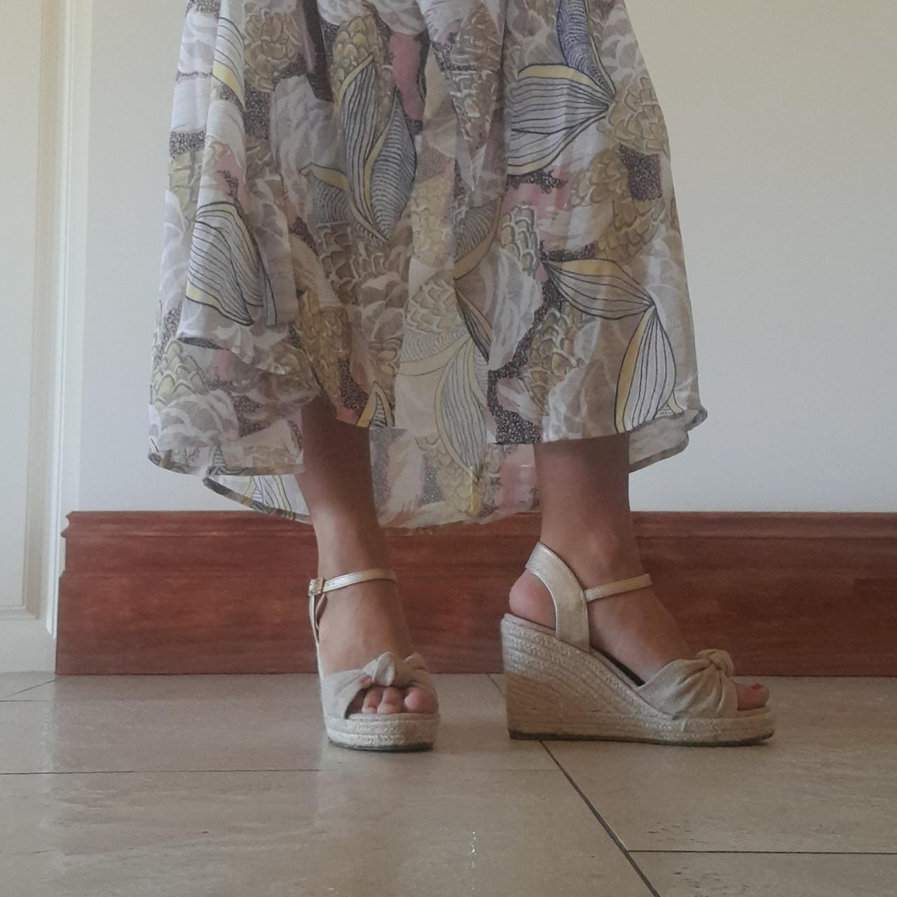 Beautiful tan wedges from Witchery! They have rosey... - Depop