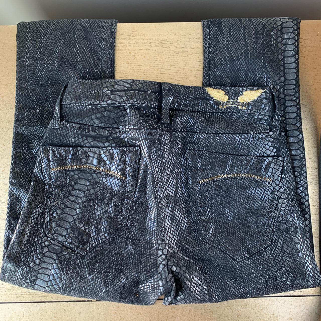 Robins Jean black snake print jeans with stretch sz 25 - Depop