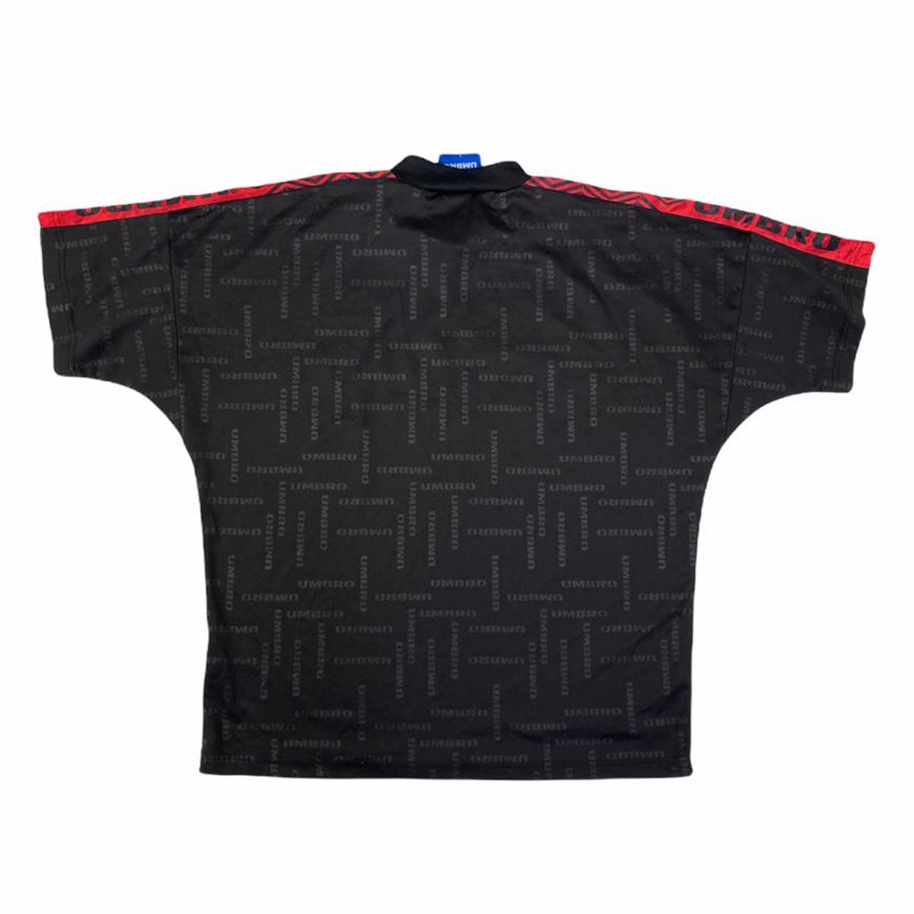 Vintage Umbro Football Training Top in Black 📌No... - Depop