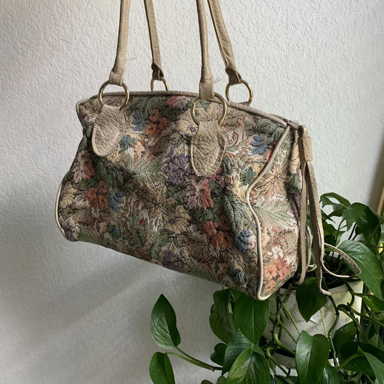 cute vintage floral print purse 🌷 great size!... - Depop
