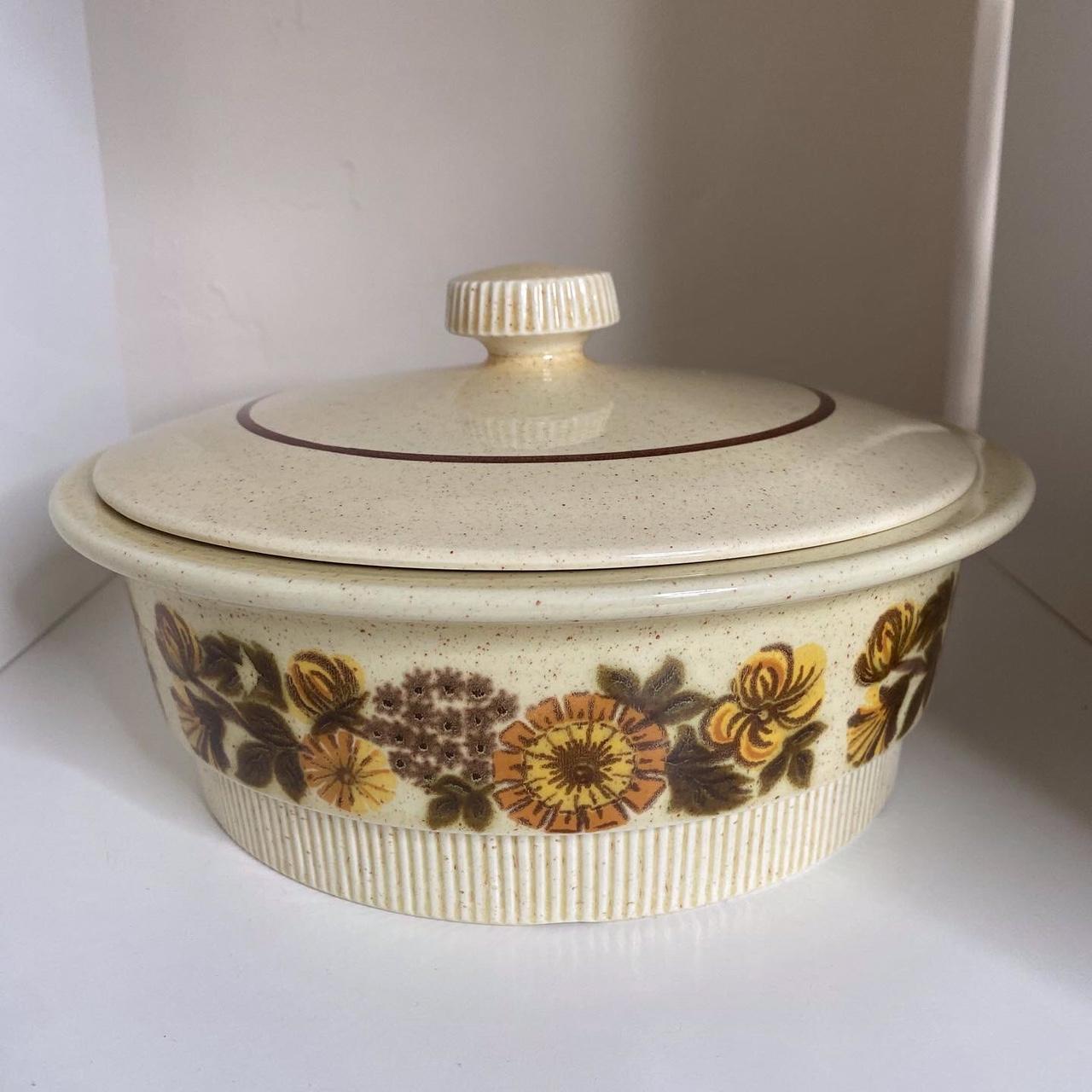 Vintage Cottage Core Poole pottery casserole dishes... - Depop