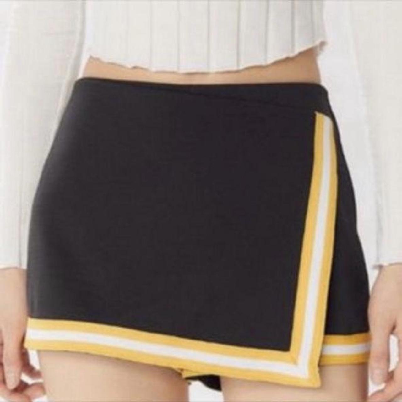 urban outfitters / uo size 4 tiffany colorblock trim... - Depop