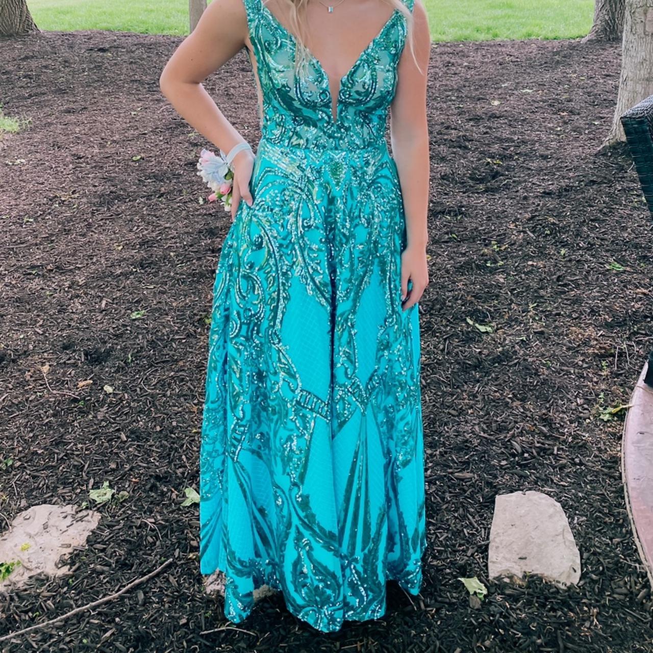 Morilee prom dress worn once, altered size 6, and I... - Depop