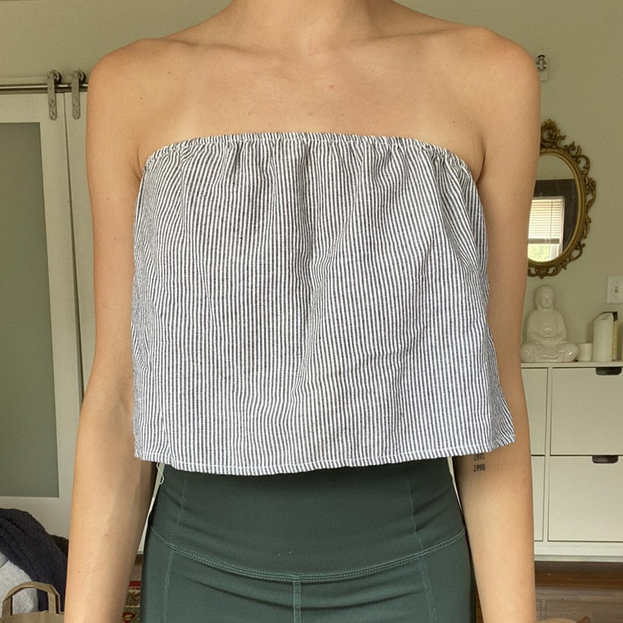 Super cute Brandy Melville bandeau! This bandeau top... - Depop