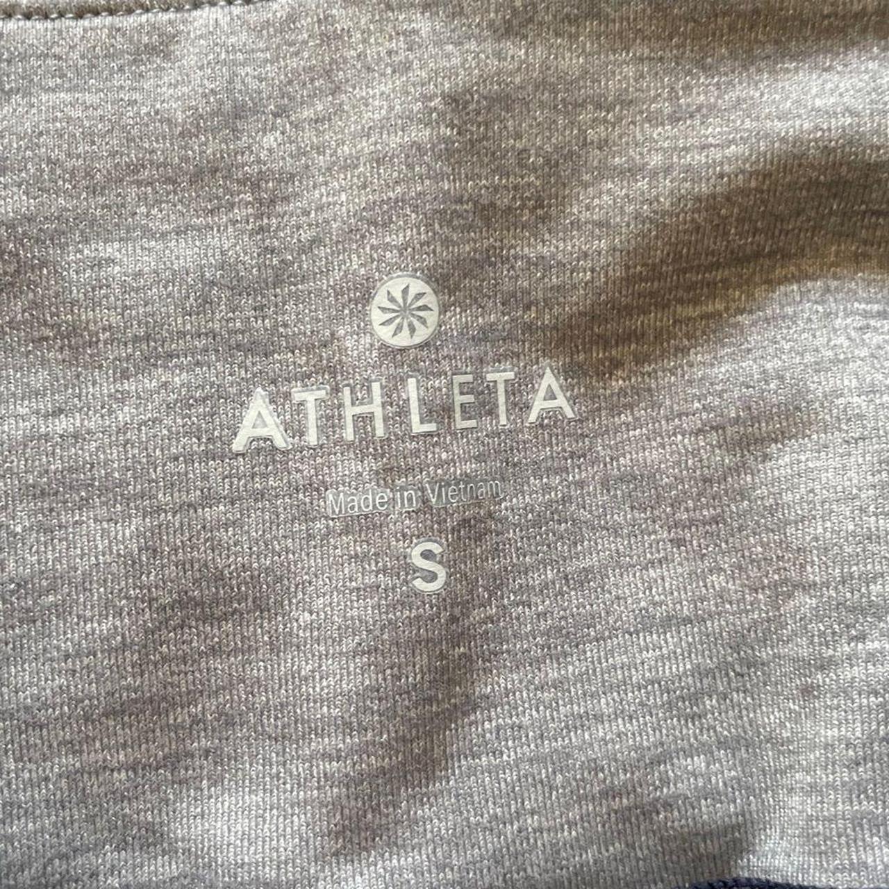 Cute pattern on these size small athleta leggings.... - Depop