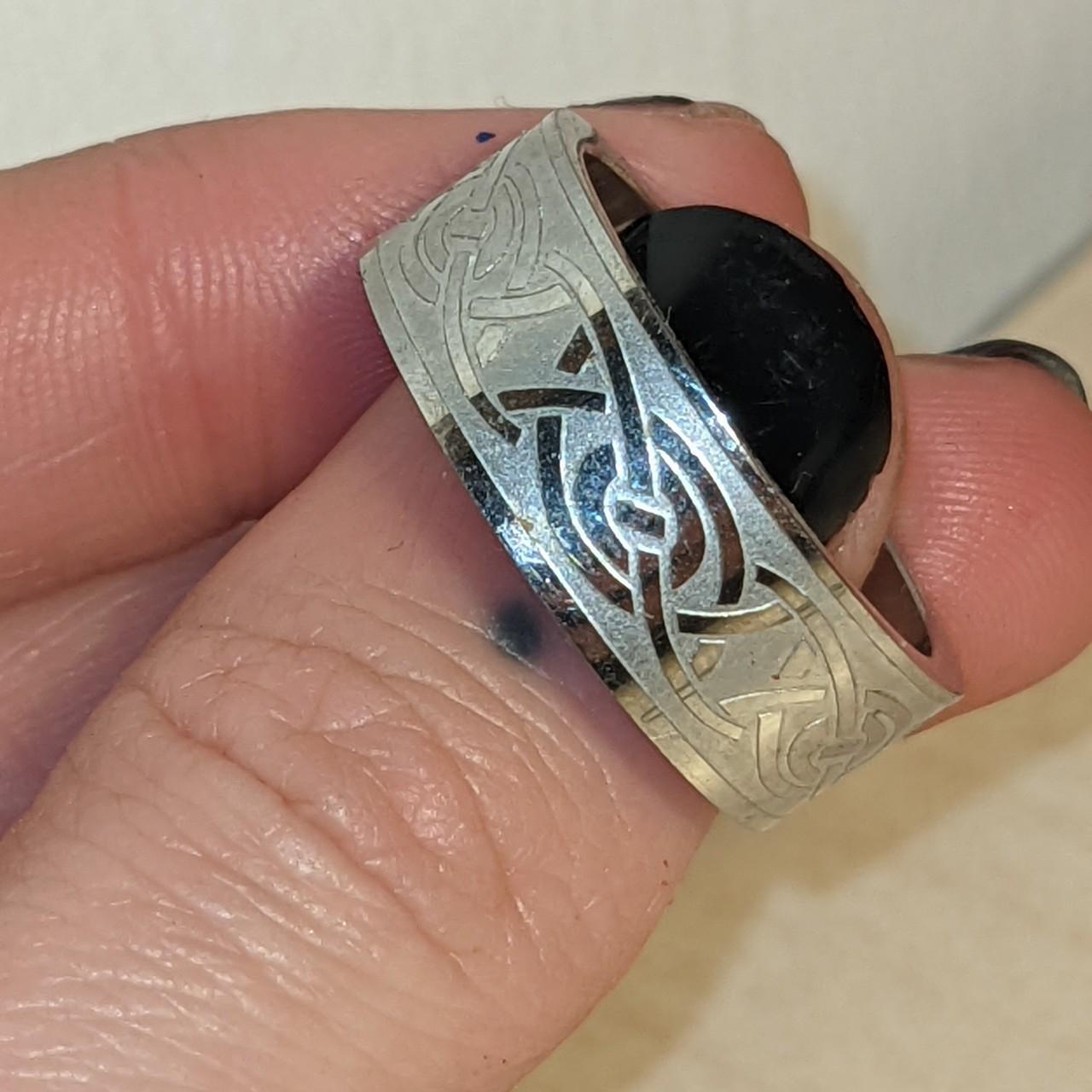 Tribal pattern ring - Depop