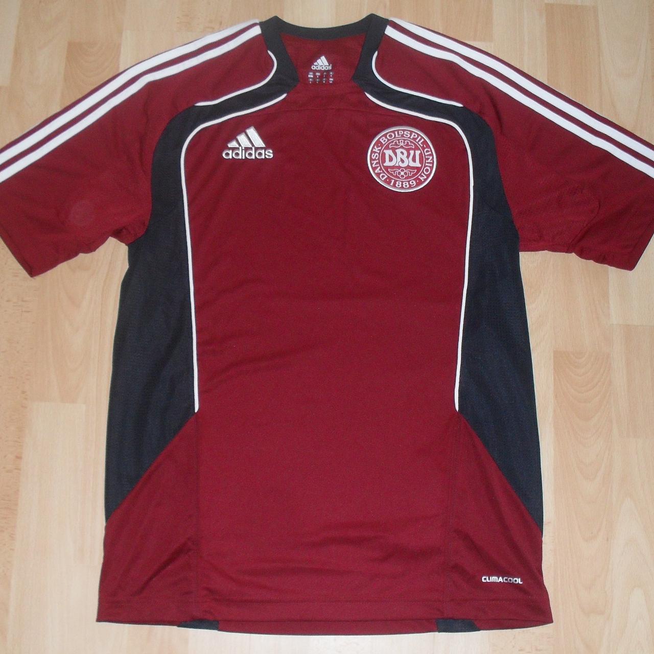 Dänemark 2010 Training Trikot ***** Gr. S Zustand:... - Depop