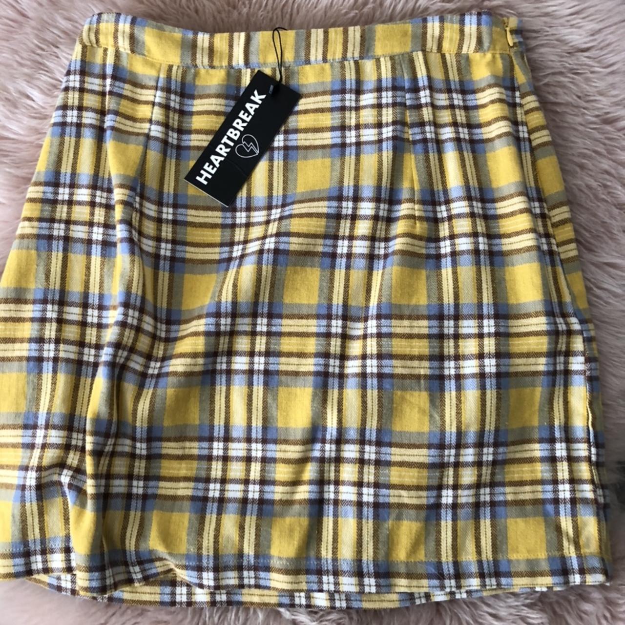 ASOS mini check skirt never worn, new with tags - Depop