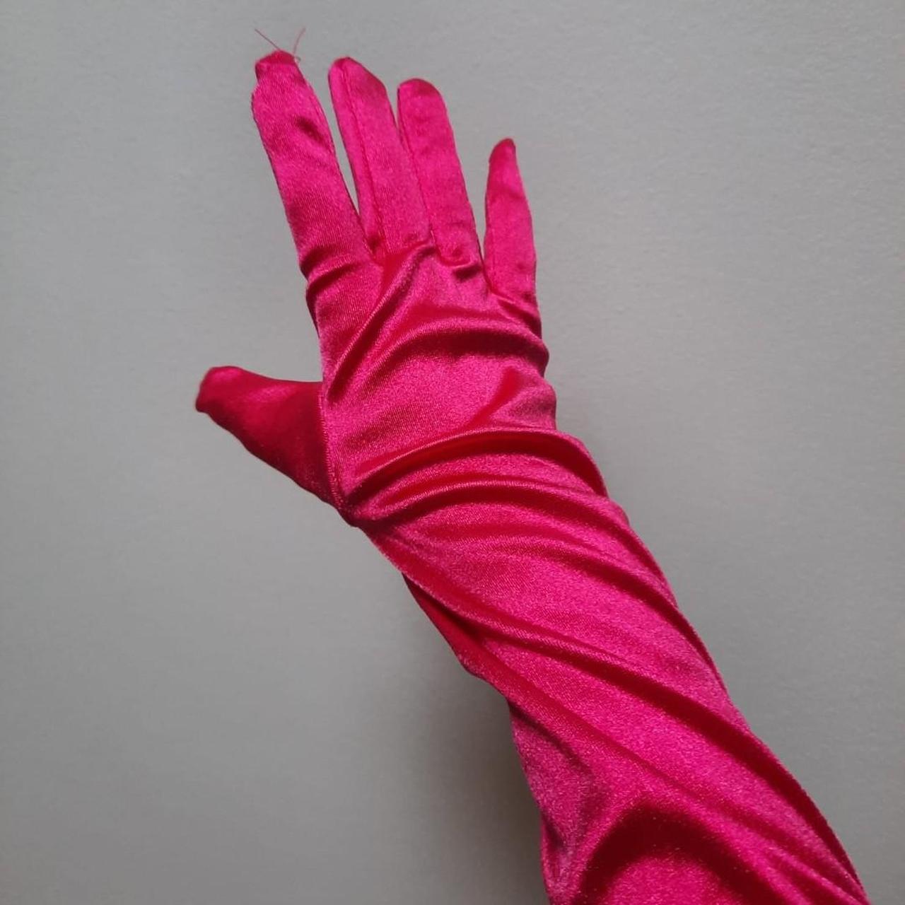 Women's Pink Gloves | Depop