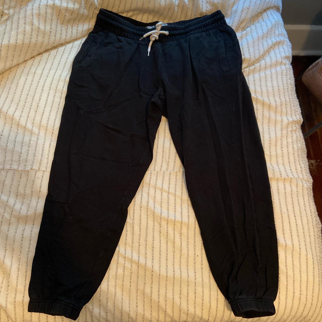 thick black Gap jogger sweats - Depop