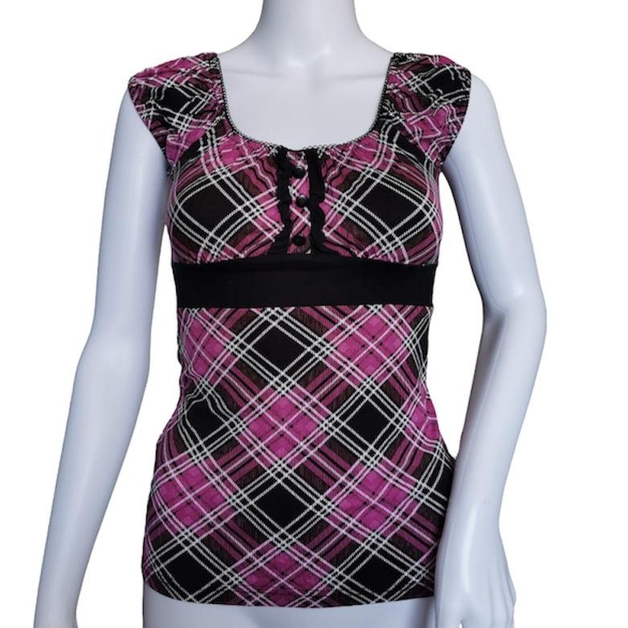 y2k punk / grunge gingham top with cute buttons 🧷... - Depop