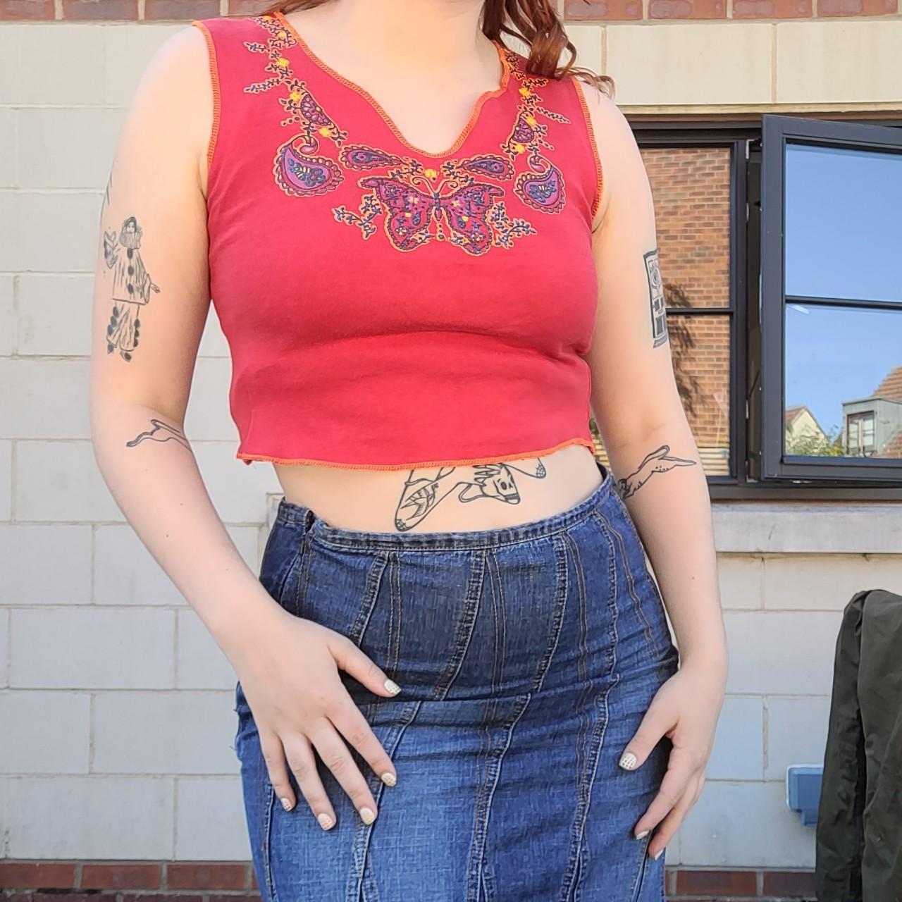 Y2k baby tee / baby tank fitted crop fit with v... - Depop