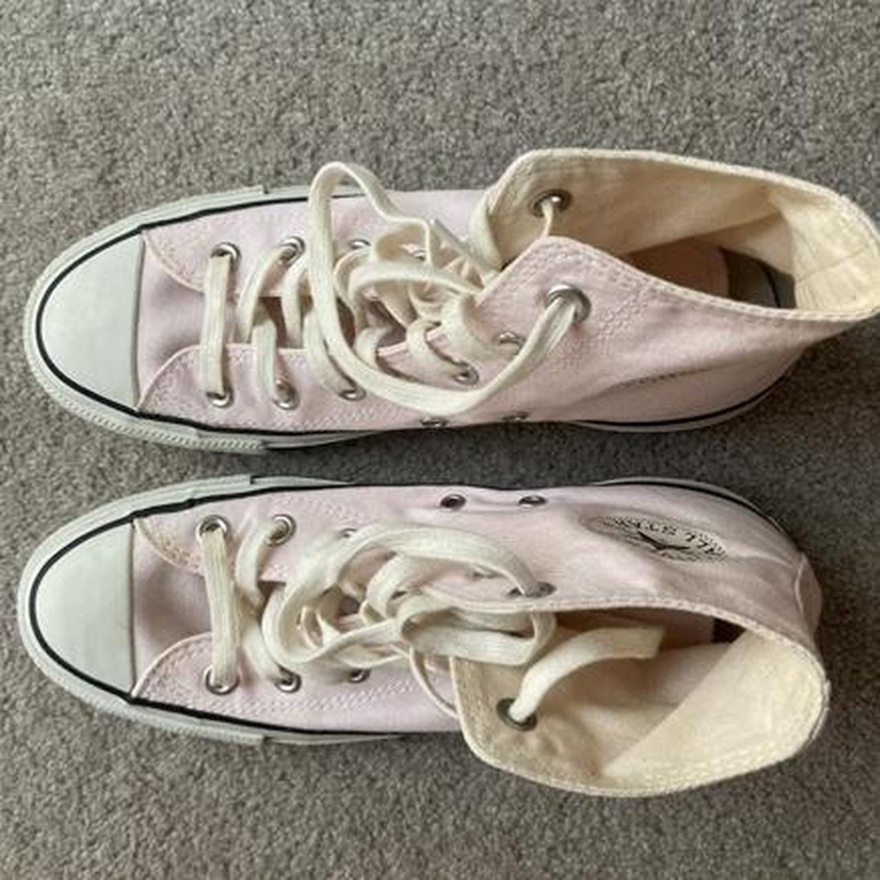 Light pink converse Us 5 I’m good condition Only... - Depop