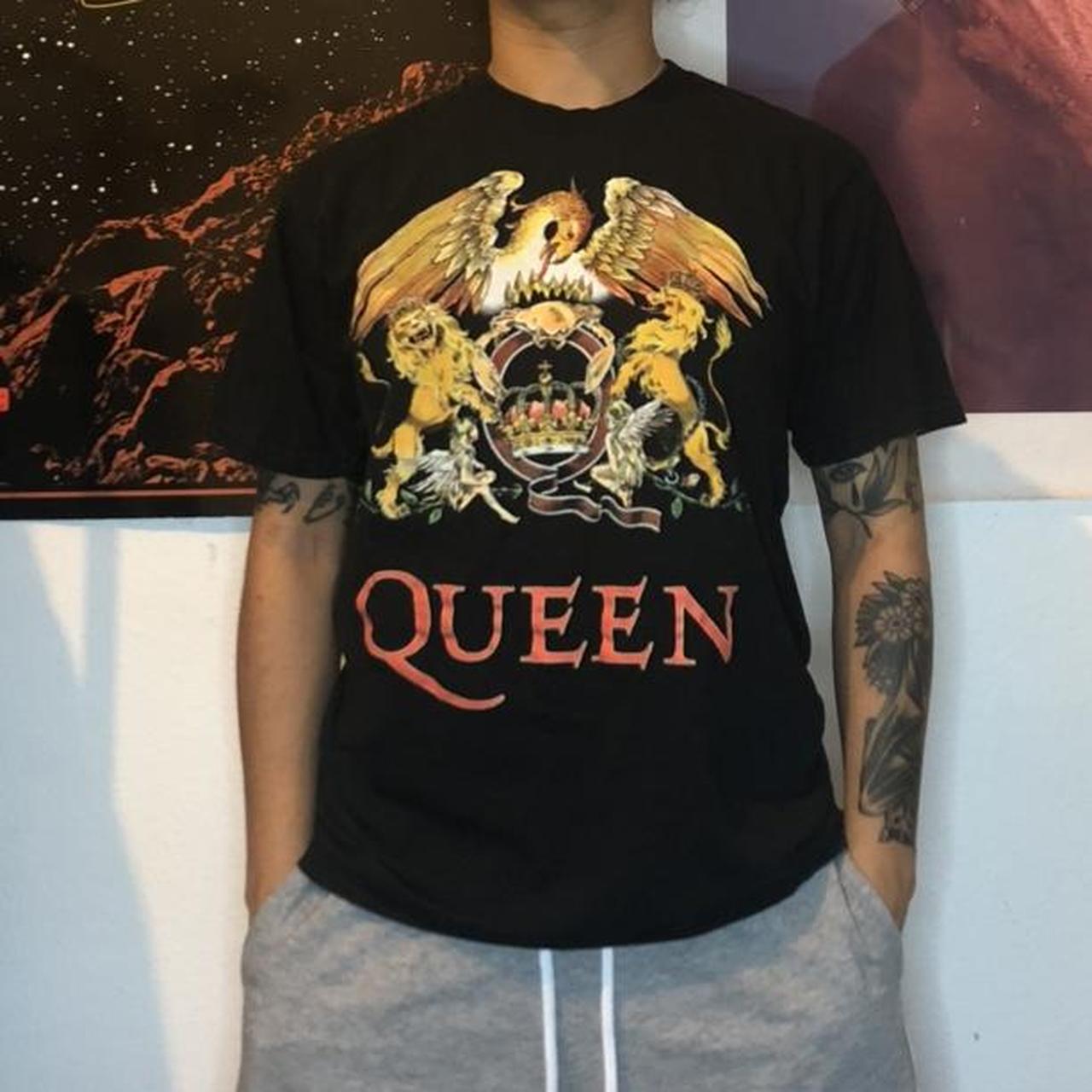 Queen band tee 🦁 Size Medium in mens #queen #70s... - Depop