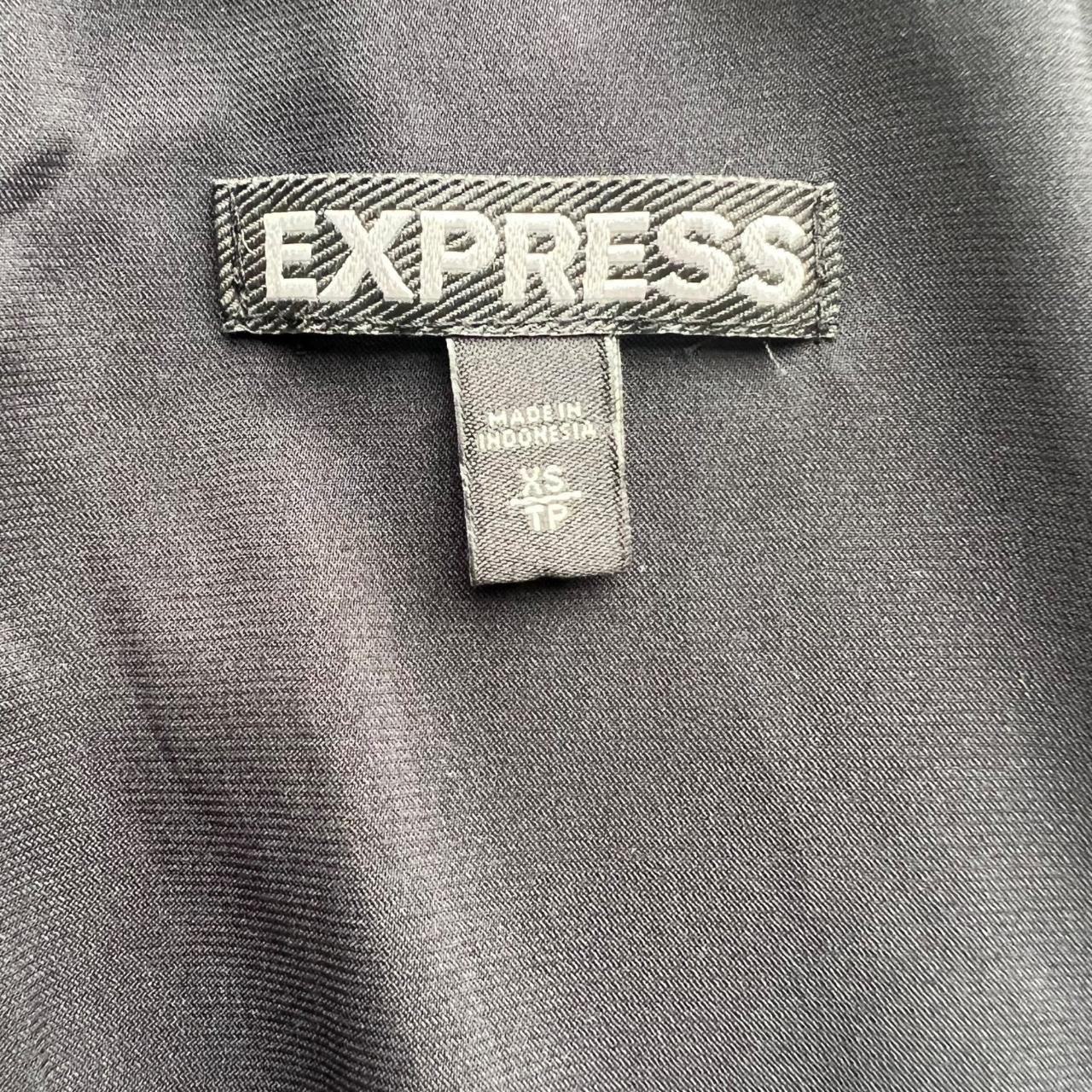 Express Women's Black Vest | Depop