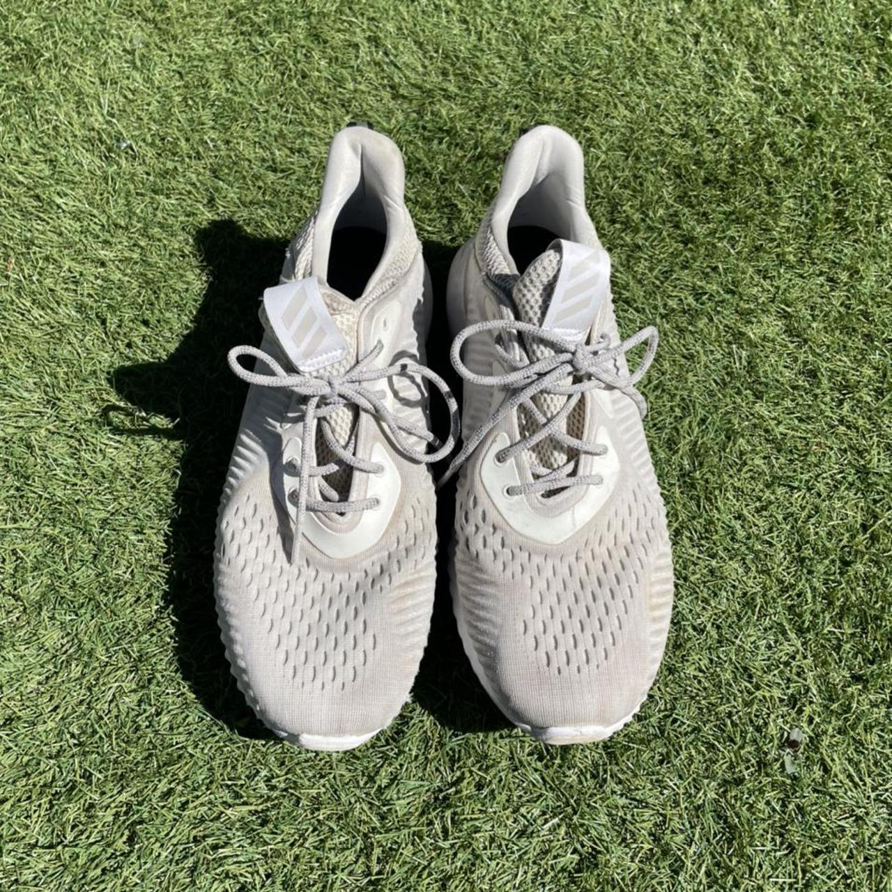 👟 Adidas alpha bounce runners Colour: Cream Size:... - Depop