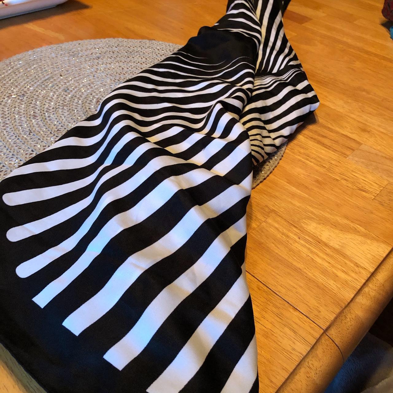 George Women's Black and White Scarf-wraps | Depop