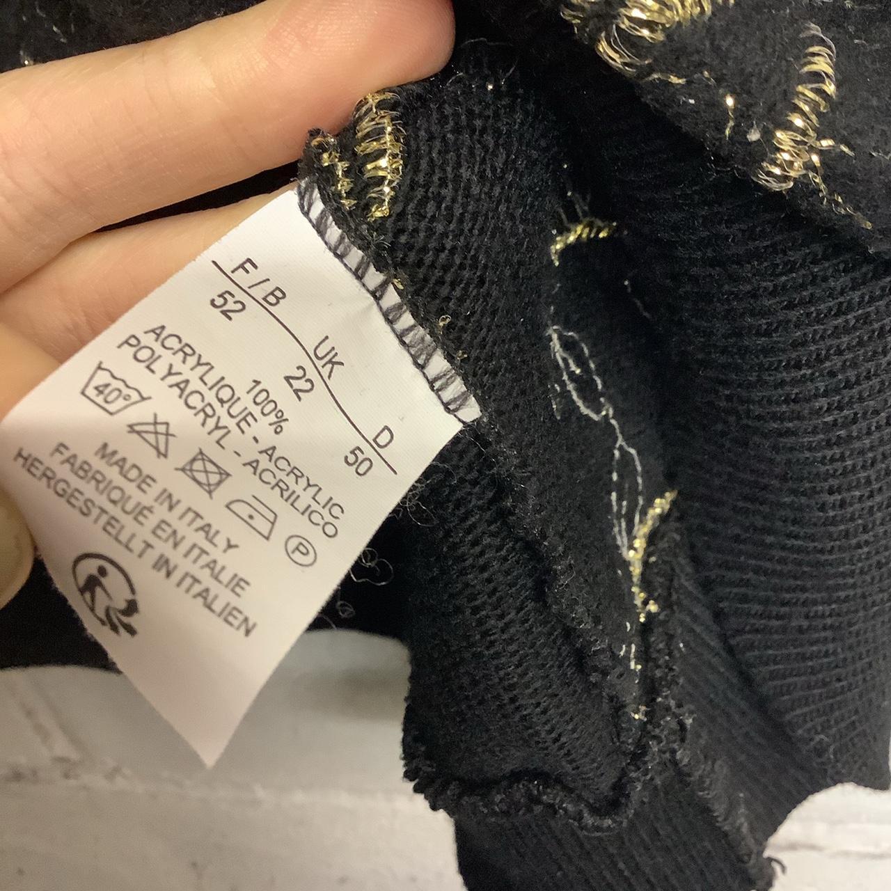 Vintage black jumper Label states size 22 however... - Depop