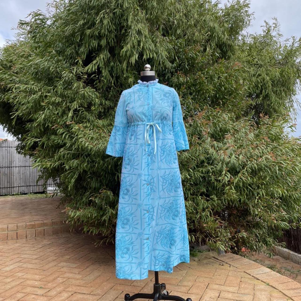 Free tracked postage in Australia 🇦🇺 Vintage... - Depop