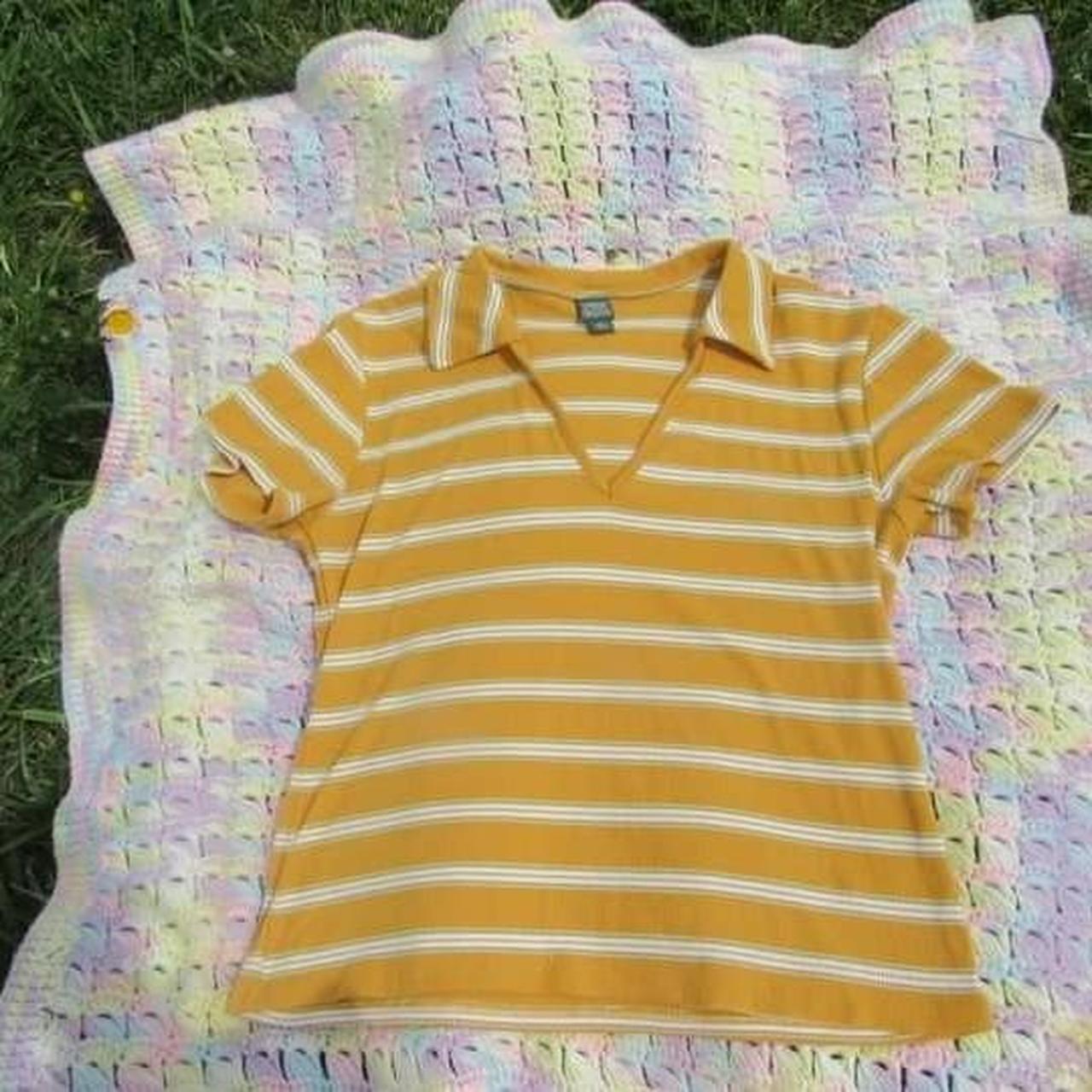 That 70s Top 📺 Super groovy yellow, white, green... - Depop