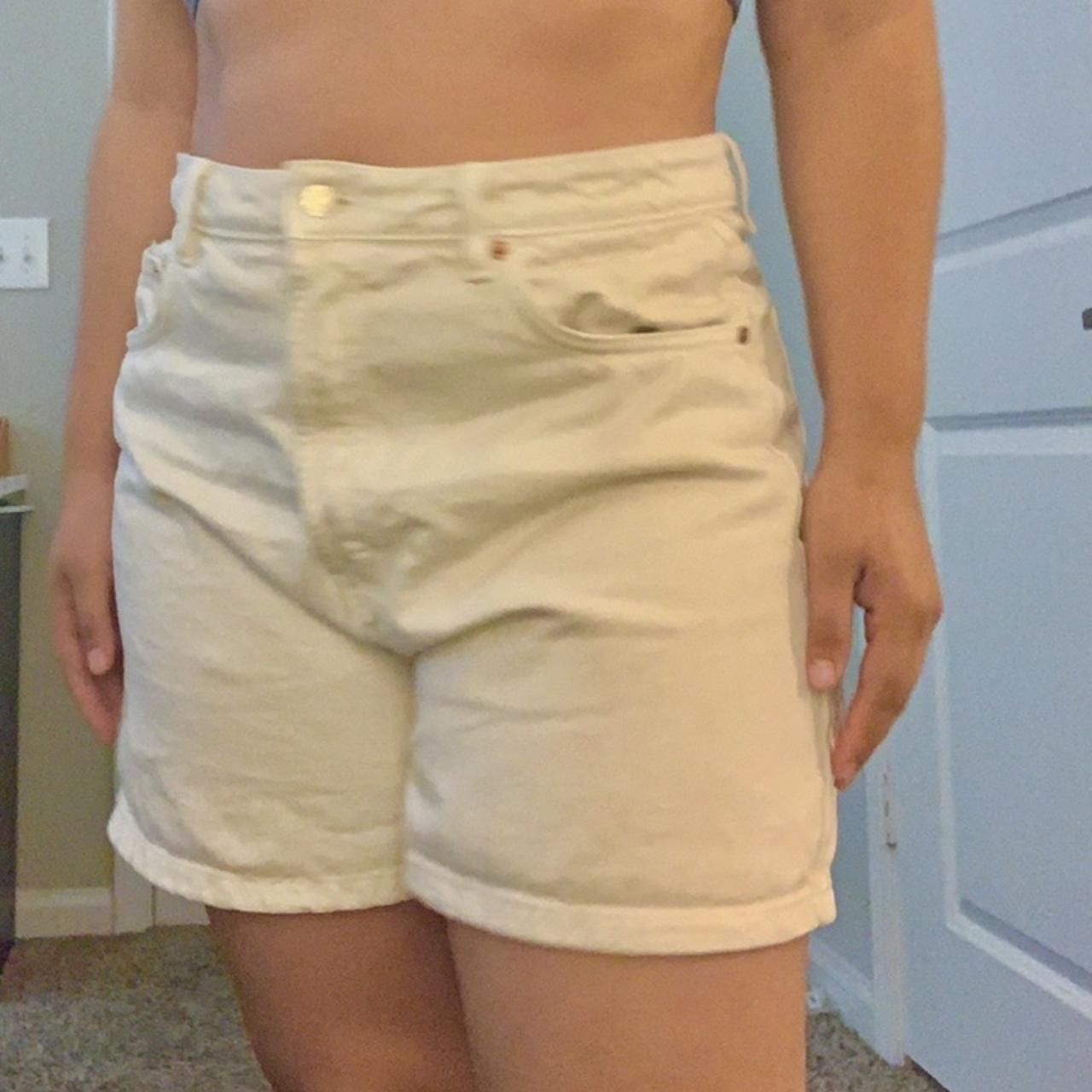 Zara Women's Cream Shorts | Depop