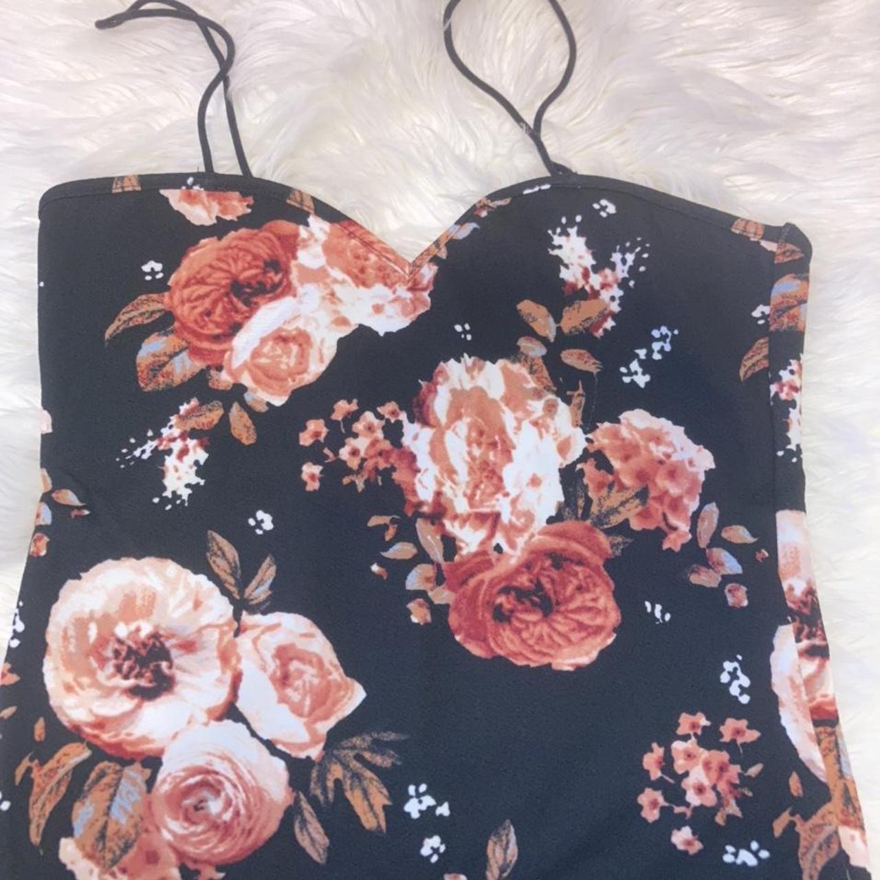 Black floral top Size :M fit S - Depop