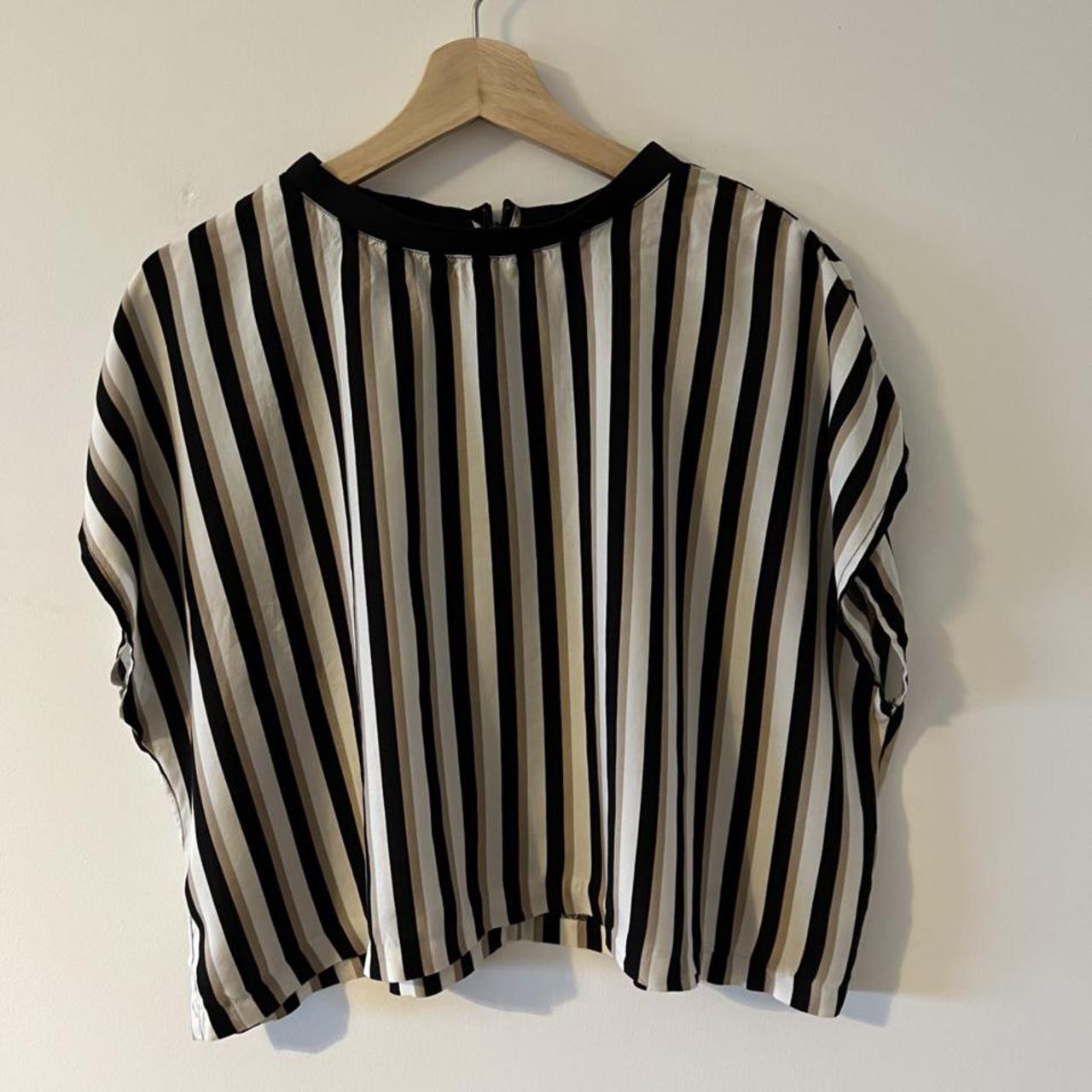 Weekday Women's Black and Tan Crop-top | Depop