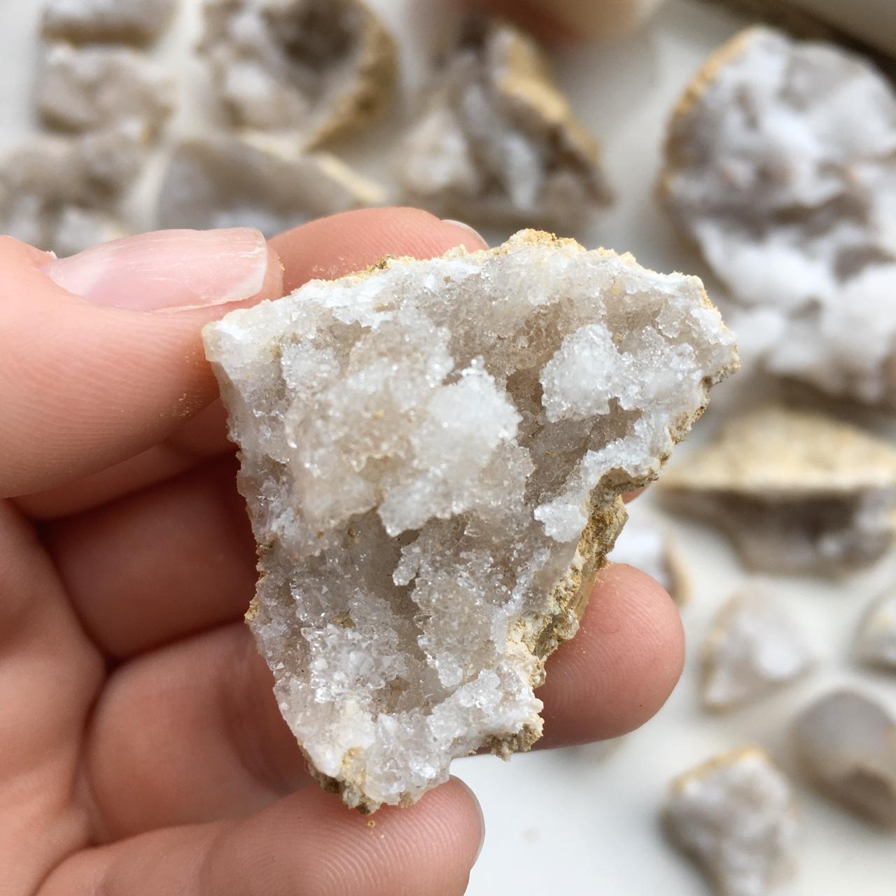 Small Quartz geode cluster this piece is beautiful... - Depop